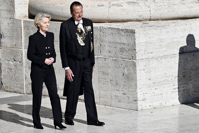 Galerie Foto - Război și pace în Basilica San Pietro. Ce nu s-a văzut ...