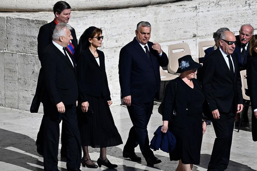 Galerie Foto - Război și pace în Basilica San Pietro. Ce nu s-a văzut ...