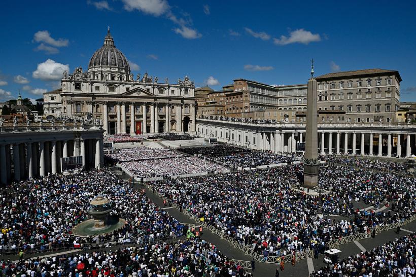 Galerie Foto - Război și pace în Basilica San Pietro. Ce nu s-a văzut ...