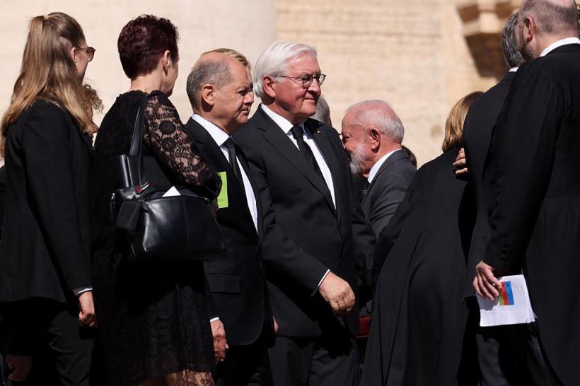 Galerie Foto - Război și pace în Basilica San Pietro. Ce nu s-a văzut ...