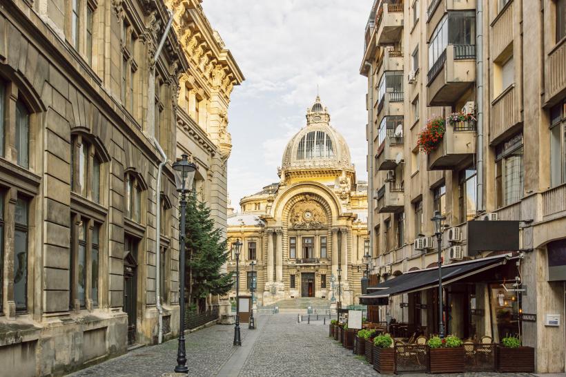 Galerie Foto - Britanicii au descoperit „Parisul din Est” și sunt ...