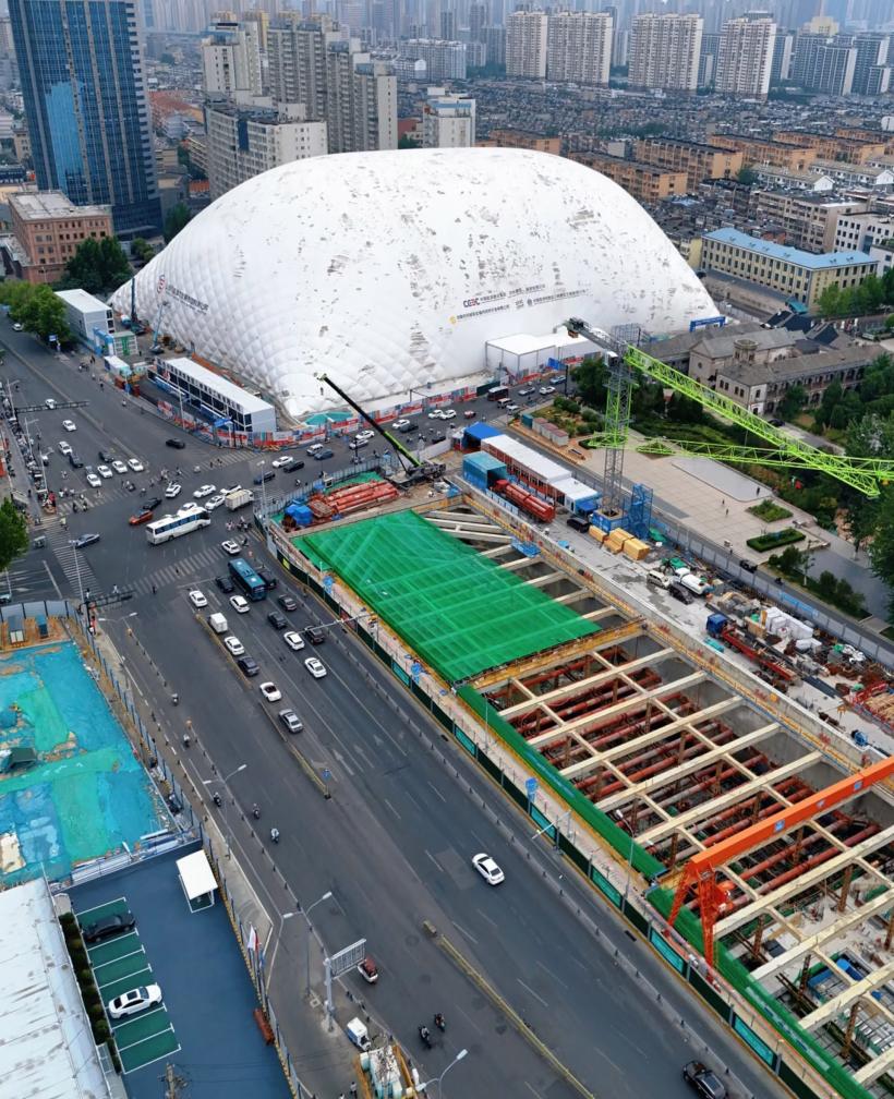 Galerie Foto - Un șantier a fost acoperit cu „cea mai mare cupolă ...