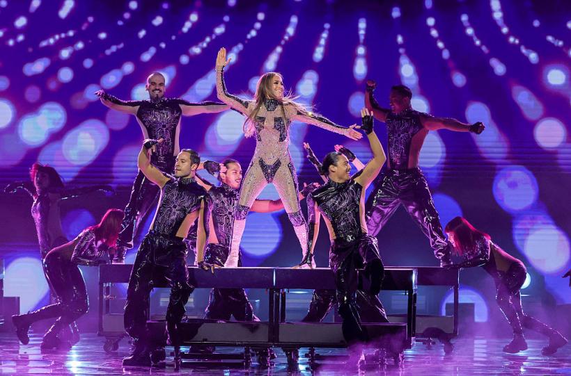 Galerie Foto - Ultimele pregătiri pentru concertul Jennifer Lopez din ...