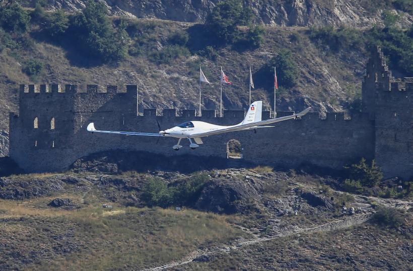 Galerie Foto - Record mondial în aeronautică: Cum arată aeronava ...