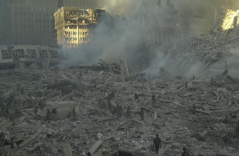 Galerie Foto - Ziua care a schimbat lumea. Au trecut 24 de ani de la ...