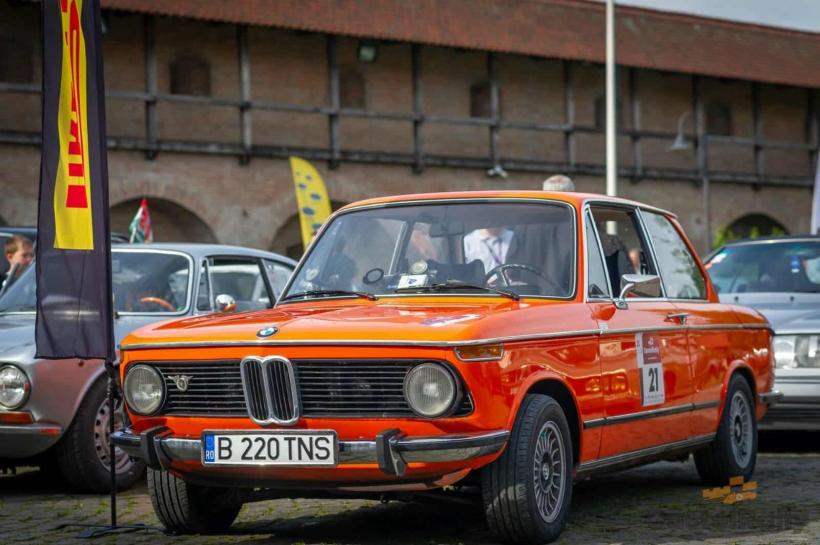 Galerie Foto - Cum arată cele 15 maşini istorice care vor lua startul ...