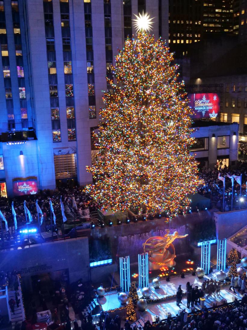 Galerie Foto - Bradul de la Rockefeller Center devenit emblema ...