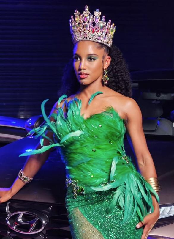 Galerie Foto - Răsturnare de situație după ce Miss Jamaica s-a prăbușit ...