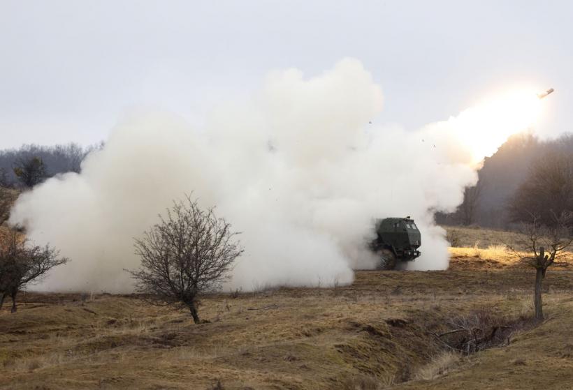 Galerie Foto - NATO a testat în România complexul de foc al artileriei ...