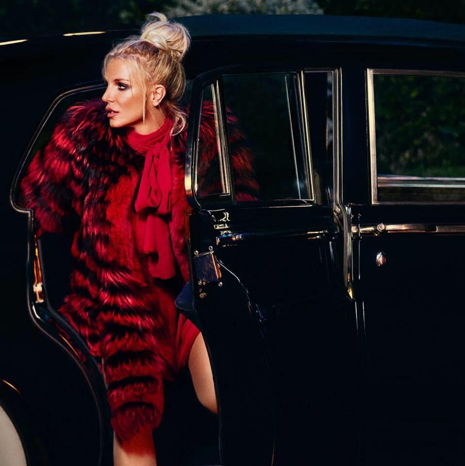 Moment jenant pentru Britney Spears. A arătat fanilor mai mult decât ... Moment jenant pentru Britney Spears. A arătat fanilor mai mult decât ...