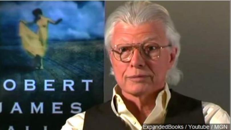 A murit Robert James Waller, autorul romanului „Podurile din Madison ...