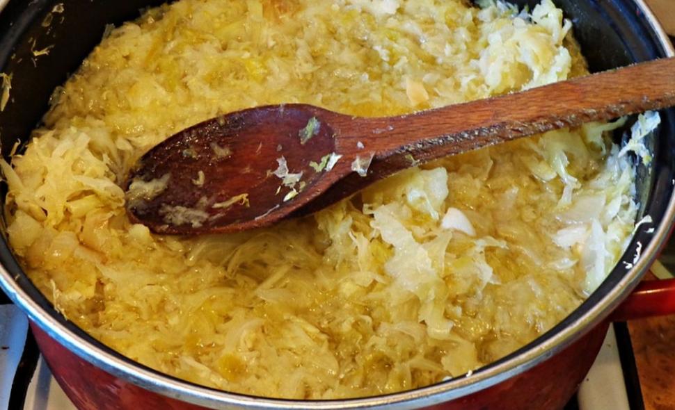 DIETĂ. Supa de varză, preparatul care te ajută să topeşti kilogramele ...