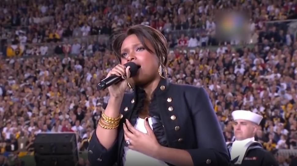 Imnul Statelor Unite ale Americii, interpretat de cei mai cunoscuţi ...