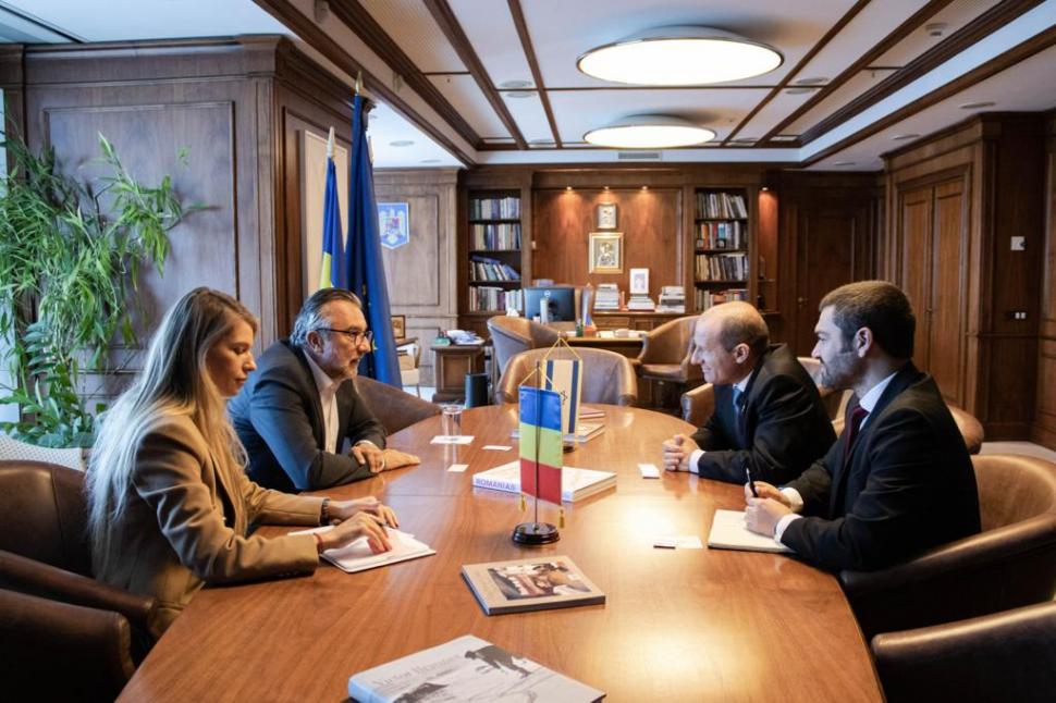 Noul ambasador al Israelului, Reuven Azar, în vizită de lucru la ...