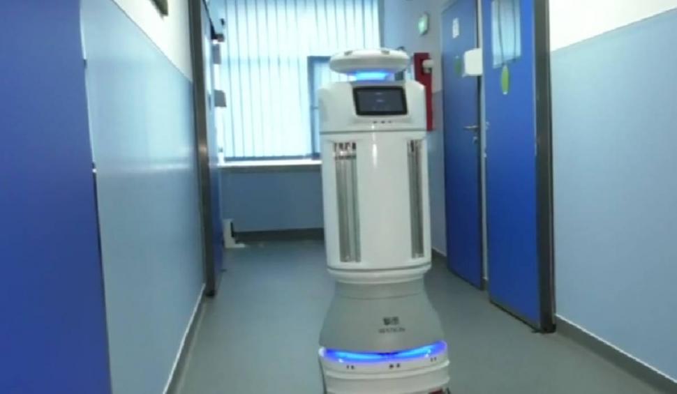 Roboţi de ultimă generaţie care asigură curăţenia în spitalele din ...