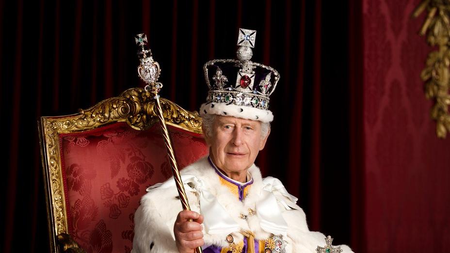 Regele Charles al III-lea, primul portret oficial după încoronare ...