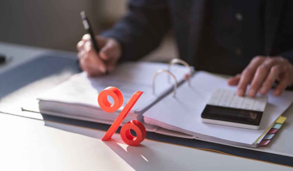 Metoda prin care îţi poţi reduce ratele cu 300 de lei şi perioada ...