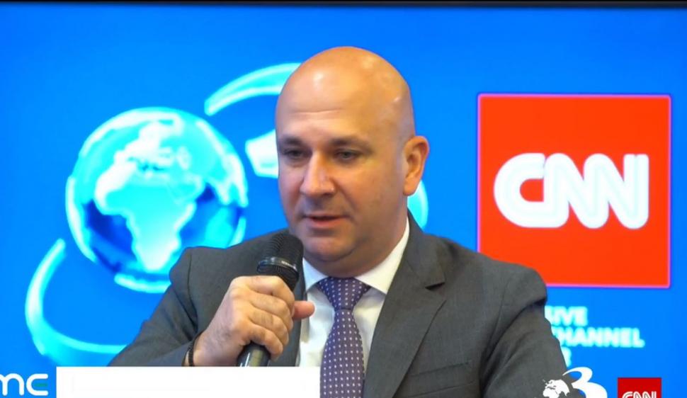 Trei motive pentru care românii pot investi bani în acţiuni la Hidroelectrica. Bogdan Badea ...