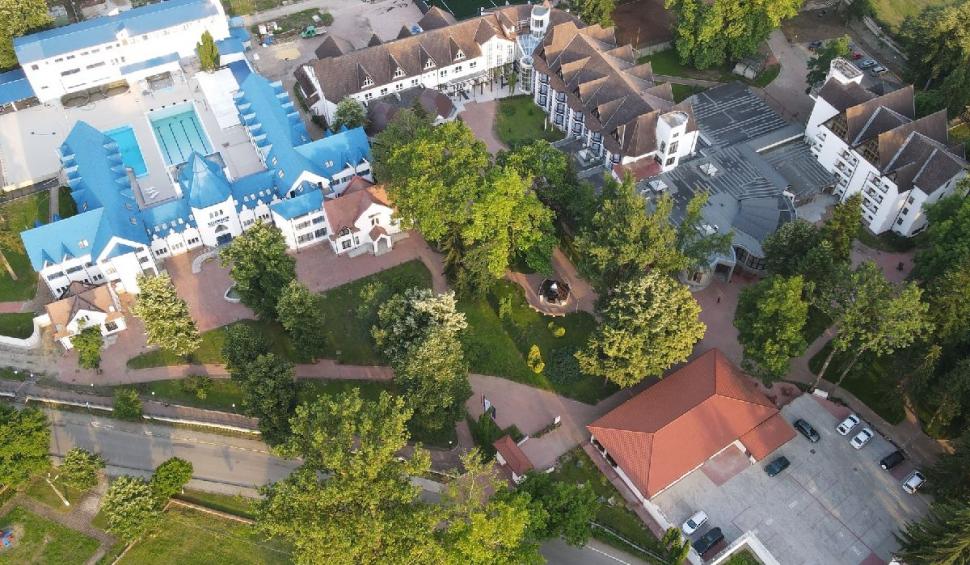 Staţiunea Vaţa-Băi, trofeul turistic al Elenei Udrea, o tranzacţie ...