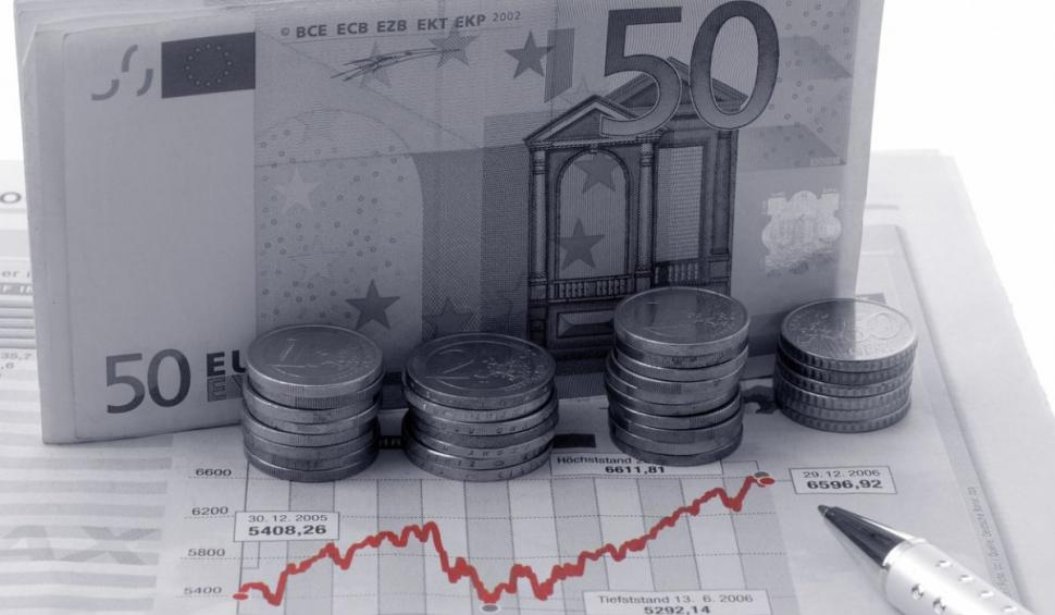 Economia României încetinește semnificativ, conform Institutului ...