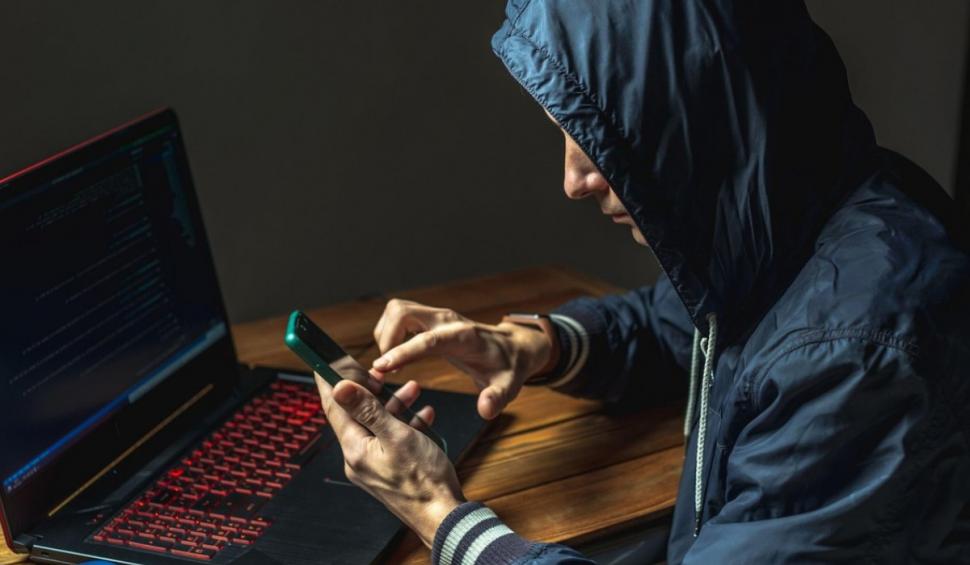 Atenție, români! Căutările pe care le faceți pe Google pot virusa ...