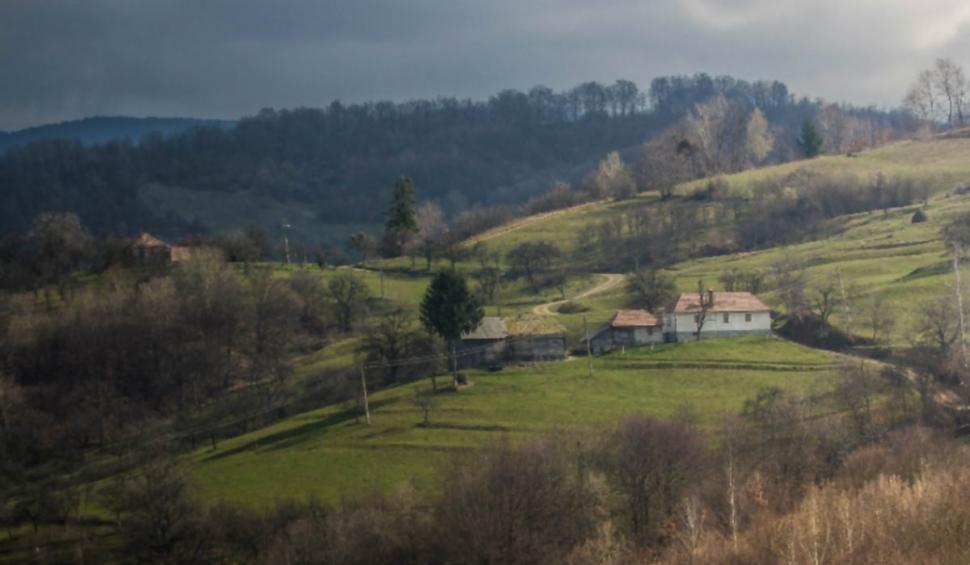 Satul din România unde se deschide o fabrică nouă. Fondatorul unui ...