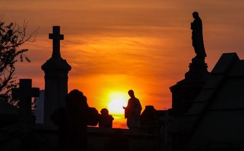 Preotul "vânător de strigoi" din Vâlcea răsuflă ușurat după decizia ...