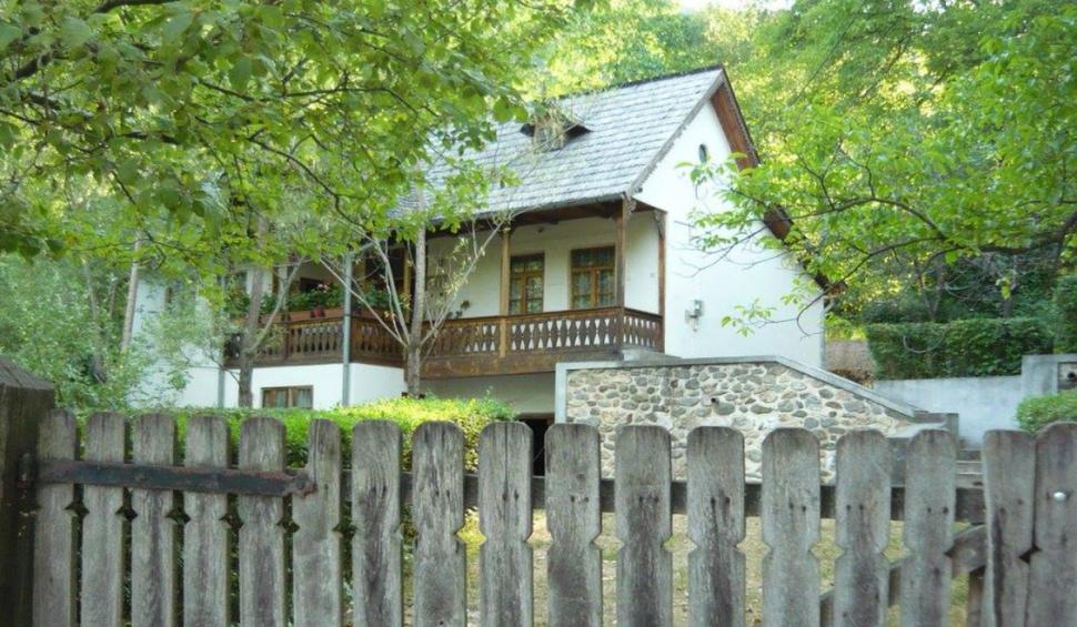 Comuna Costești din județul Vâlcea a devenit staţiune turistică. Este ...