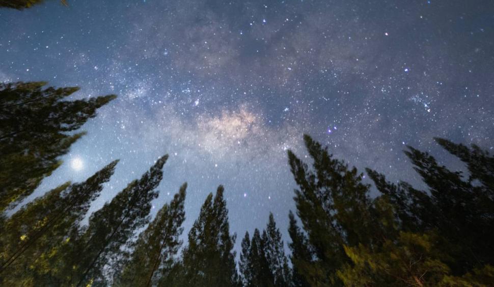 Orașul din România care are peste 30 de stele pe cer ce îi poartă ...