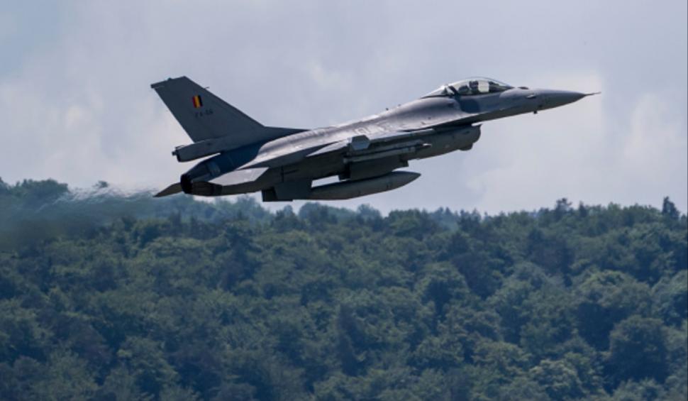 Încă trei avioane F-16 cumpărate din Norvegia au ajuns în România. Câte ...