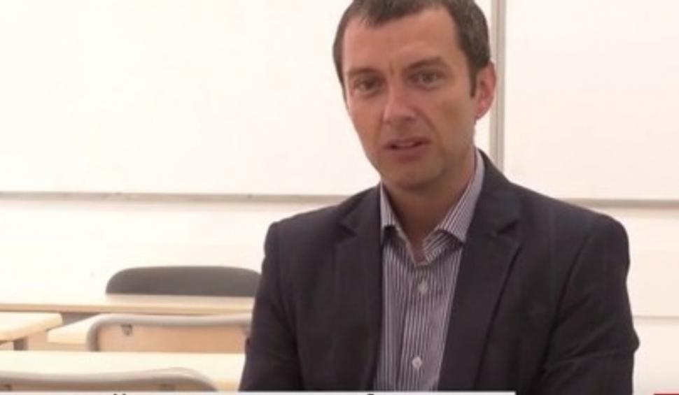 Povestea profesorului ai cărui elevi au câștigat peste 600 de premii ...