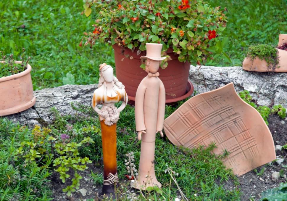 Statuetele de grădină în diverse culturi - simbolism și utilizări