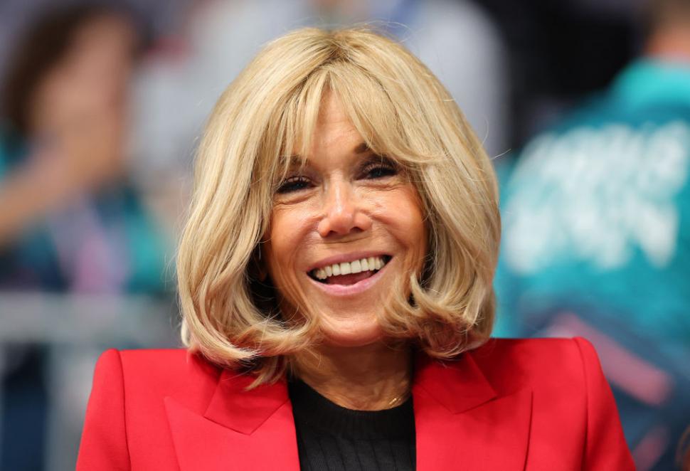Brigitte Macron joacă în ”Emily in Paris”. Prima doamnă a Franței apare ...