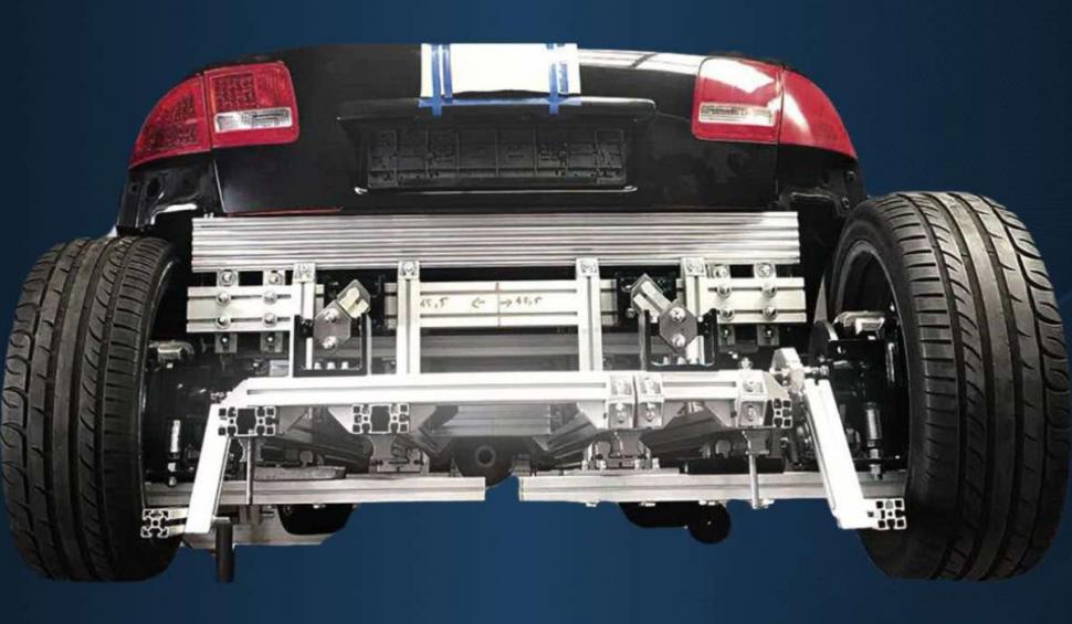 Cum arată AIR MOTION, super-maşina inventată de un român care poate ...