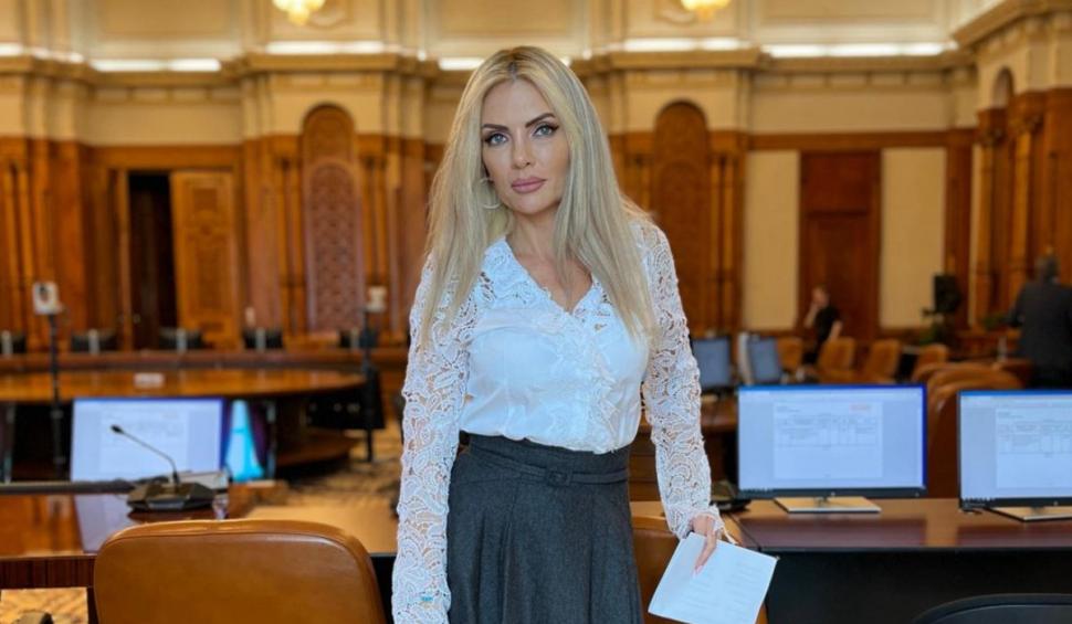 Laura Vicol şi-a dat demisia din PSD după scandalul Nordis | Antena 3 CNN