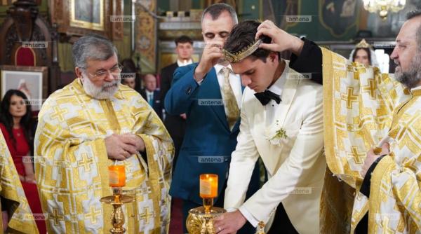 Imagini exclusive de la nunta Elenei și a lui Ianis Hagi, la Palatul ...
