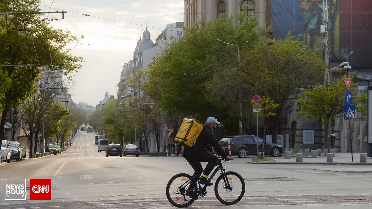 Meseria de livrator, cea mai căutată din România. Ce salariu primește ...